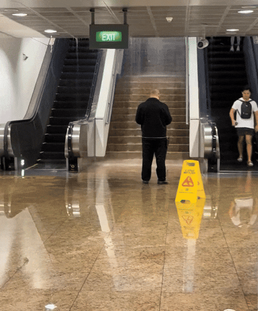 Water Leakage at Chinatown MRT Station Soaks Passengers