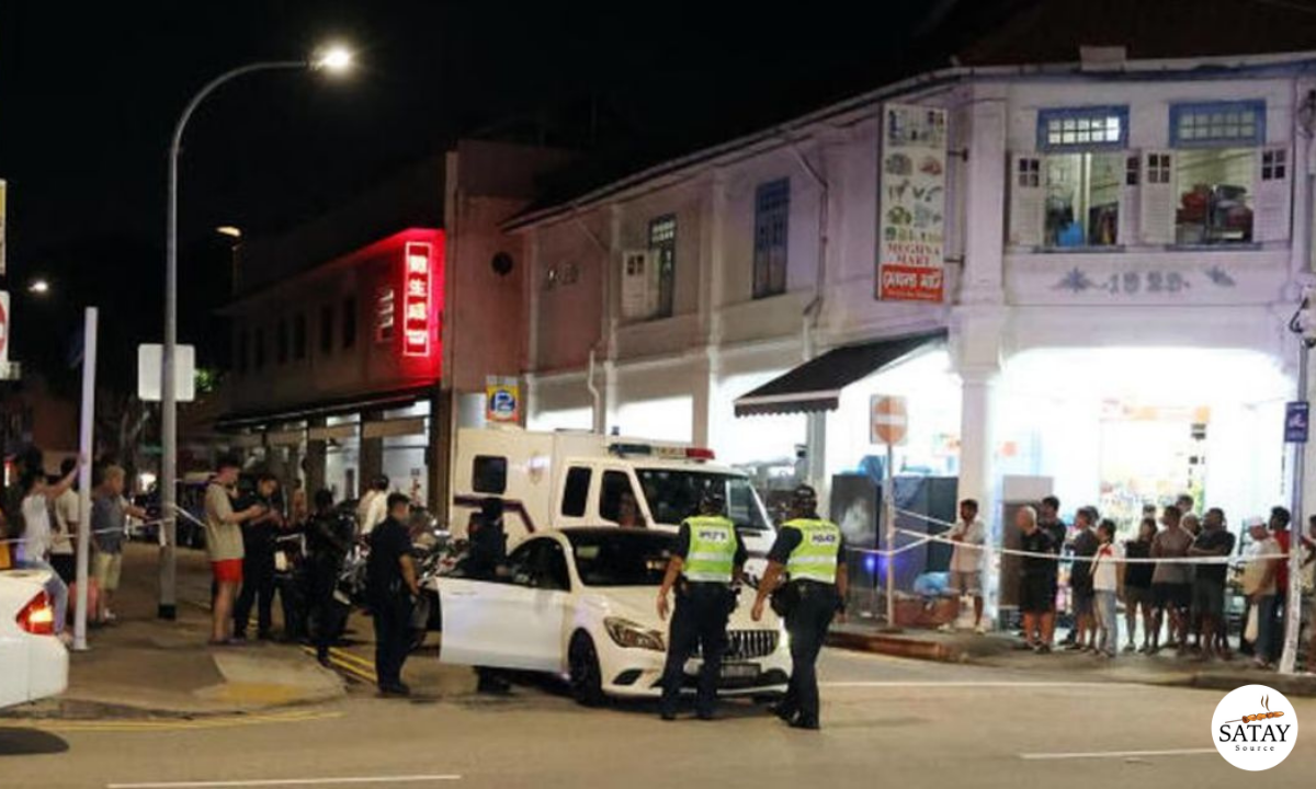 Mercedes Driver and Passengers Flee Vehicle During Police Roadblock